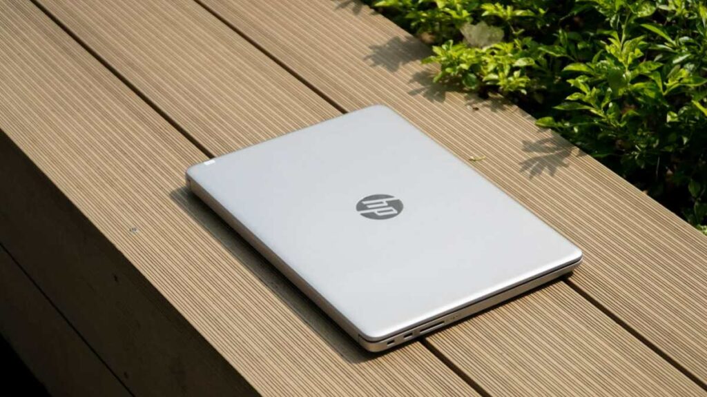 Đánh giá laptop HP cũ về cấu hình, dung lượng pin, giá bán